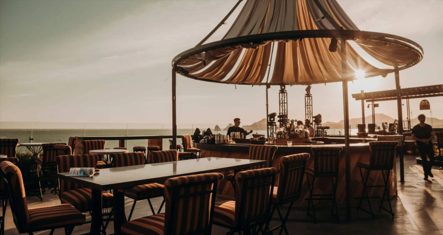 Where Are the Best Bars in Cabo San Lucas - Booze Cruise Cabo